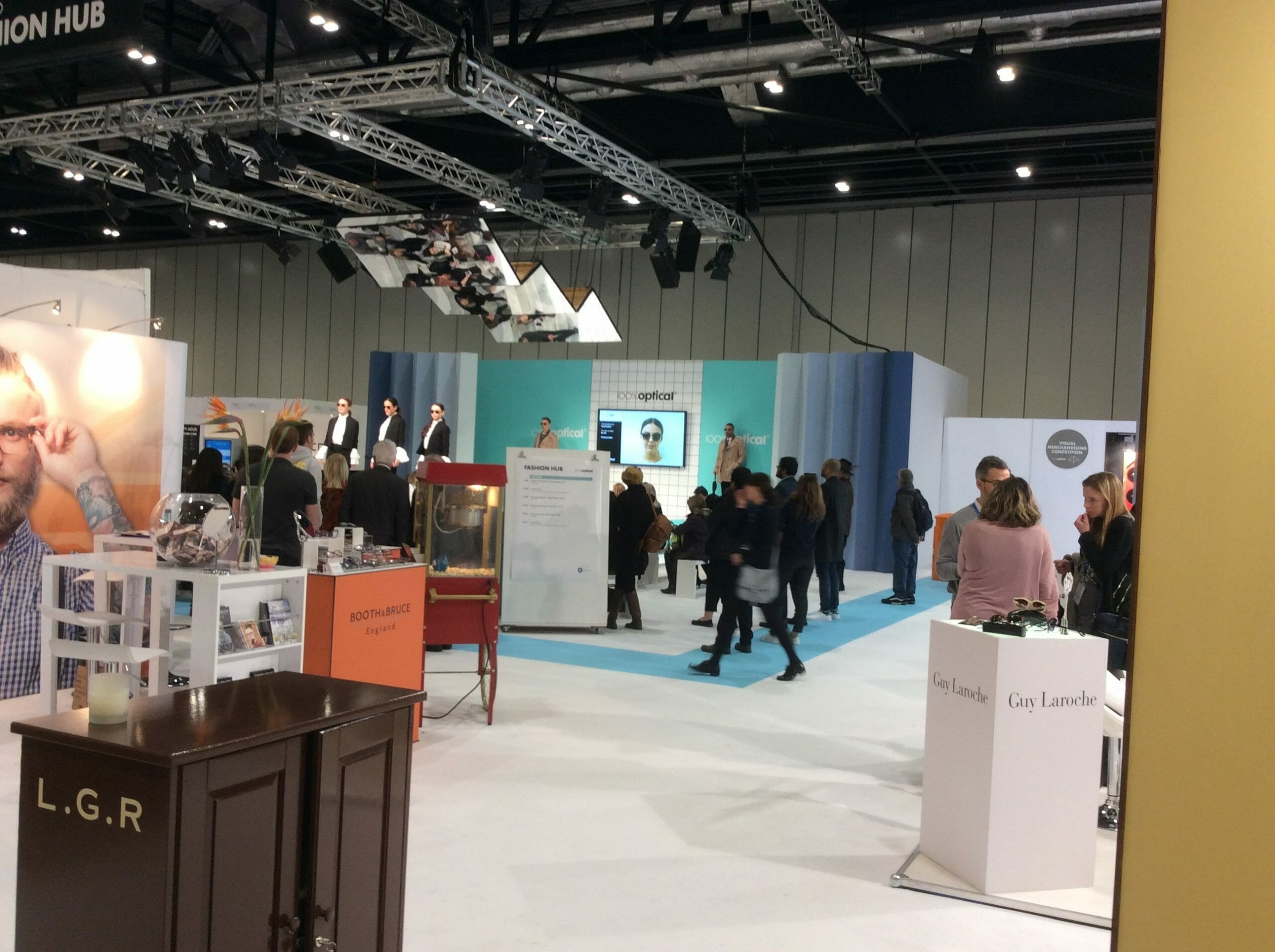 100% Optical Show - Respectacle Company Optometrists