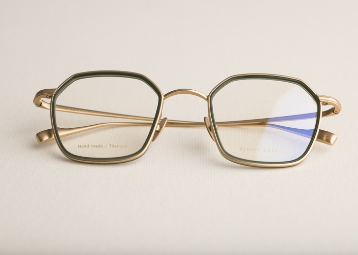 Choose the right glasses - Respectacle Company Optometrists